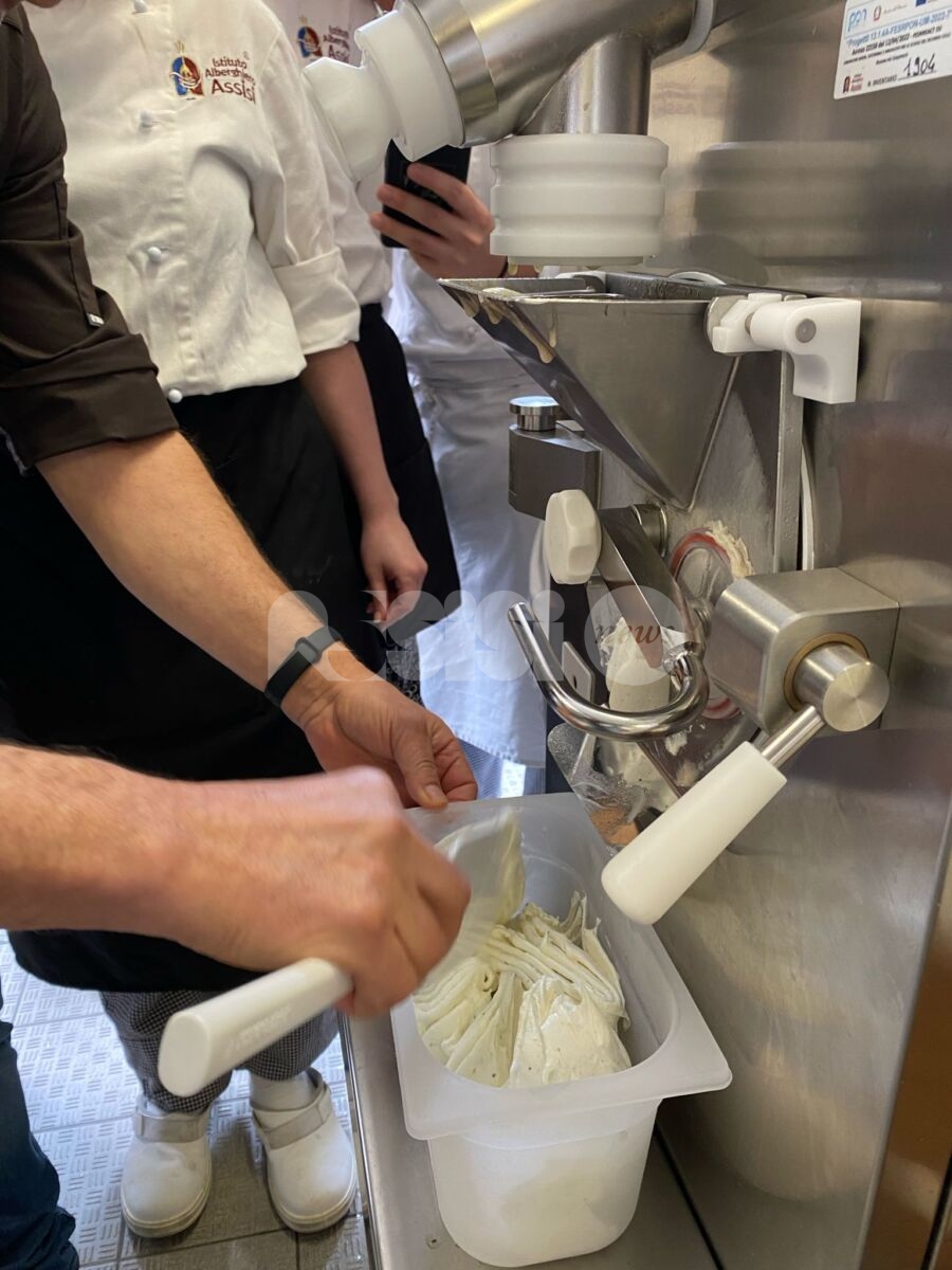 Alberghiero di Assisi, il mondo del gelato raccontato da Luca Manini di ...