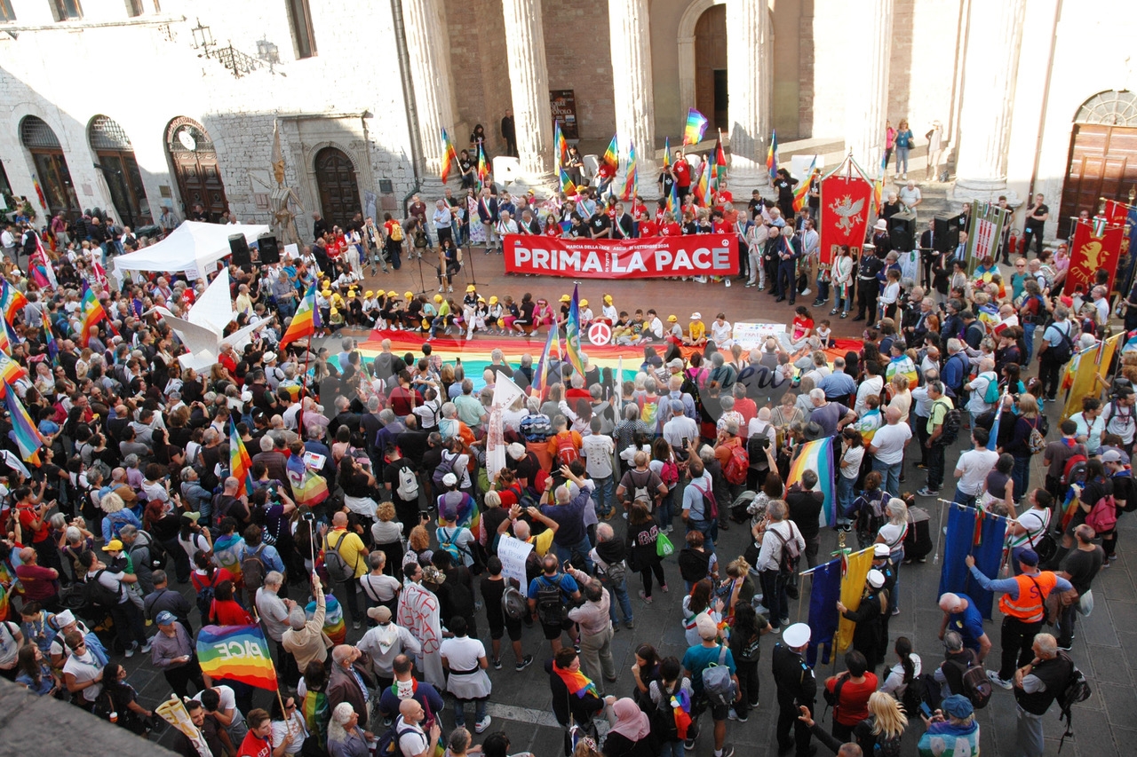 Marcia della Pace di Assisi, in 3.000 "contro la guerra e il riarmo" (foto) - Assisi News