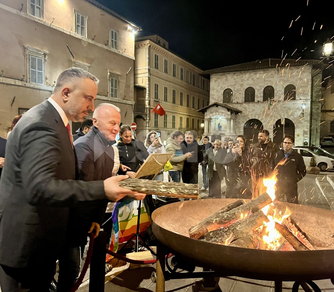 Il sindaco di Betlemme arriva ad Assisi per la Marcia della Pace. Lanciata una raccolta fondi ...
