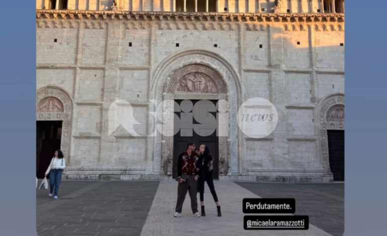 Micaela Ramazzotti e Claudio Pallitto in vacanza ad Assisi: la foto su ...